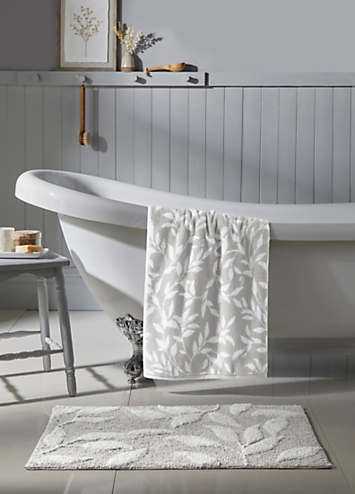 Dreams & Drapes Sandringham Bath Mat | Freemans