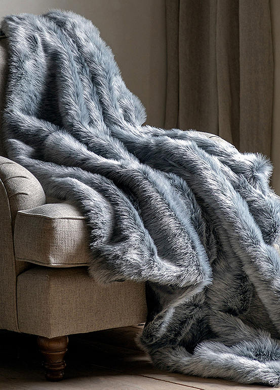 Chic Living Grey Alaskan Faux Fur Throw | Freemans