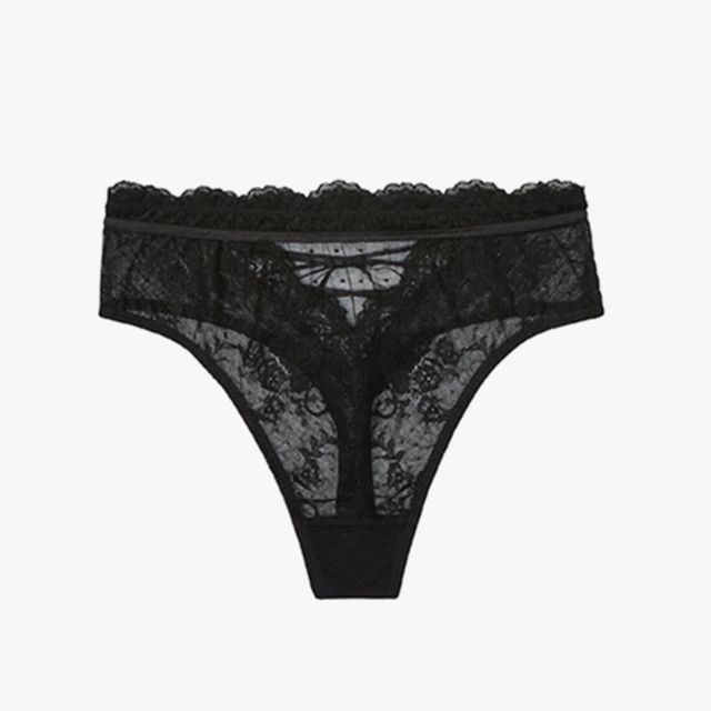 Lingerie Fit Guide | How To Measure Your Bra Size | Freemans